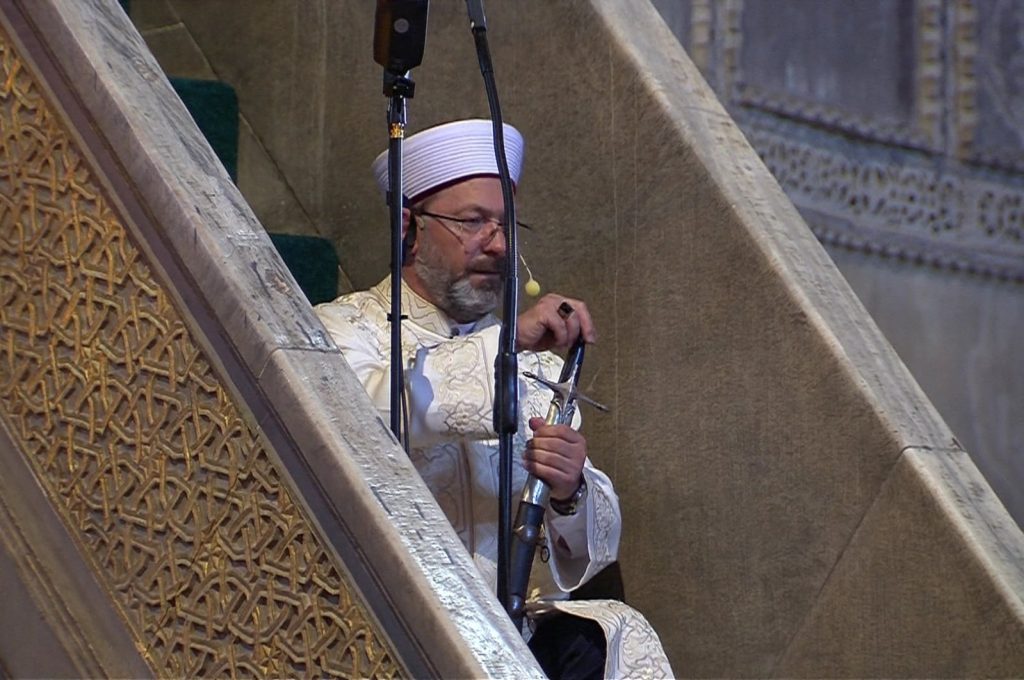Ali Erbas Pegang Pedang Saat Khutbah Jumat di Masjid Hagia Sophia ...